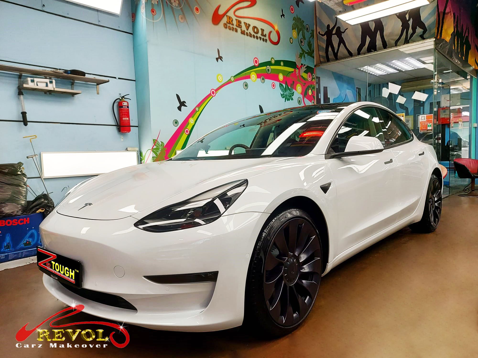 Glamorous look of this Tesla Model 3 Performance! – Revol Carz Singapore
