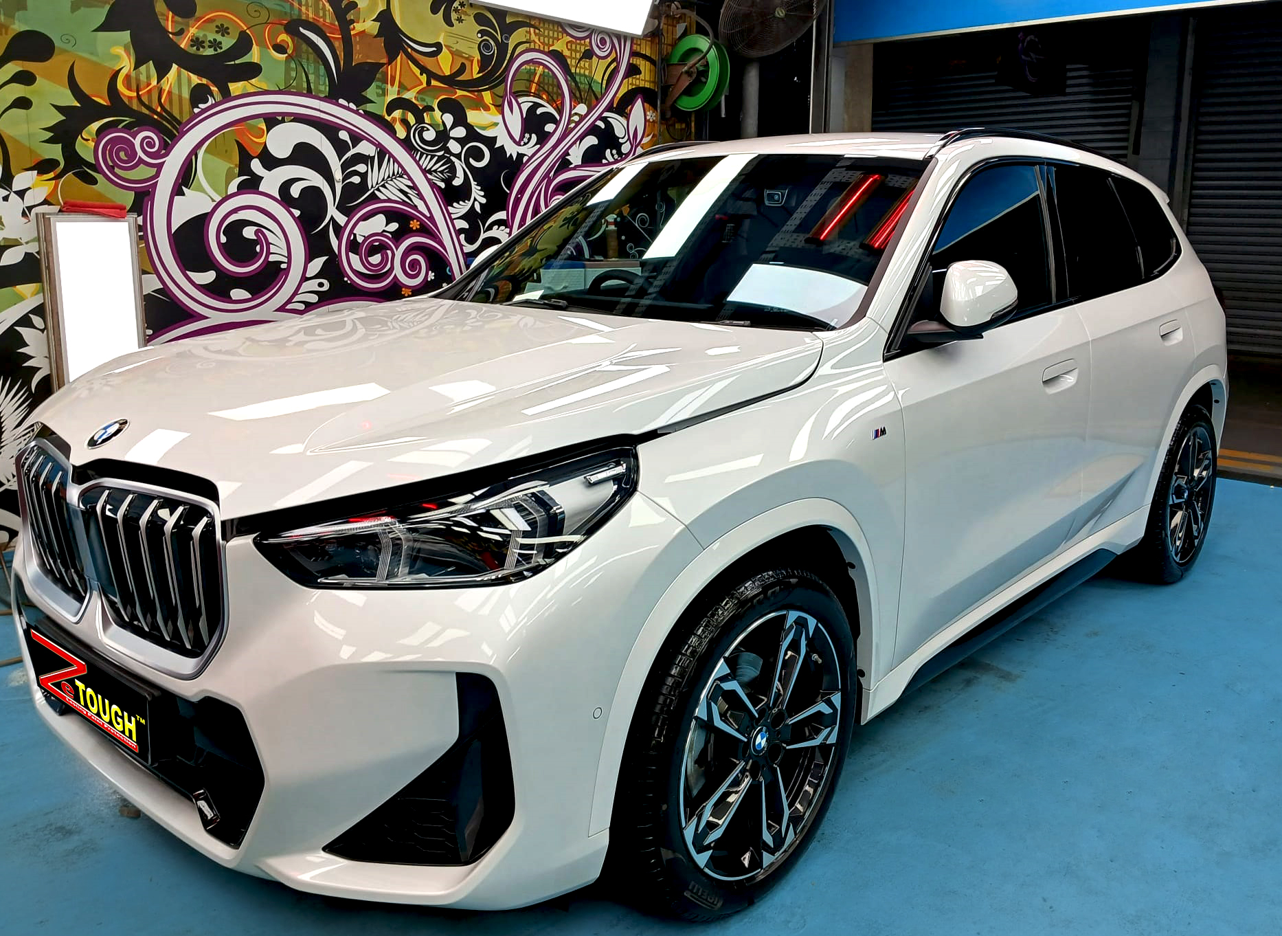 This BMW X1 Now Ready to Hit the Road with a Shiny, Glossy Finish and ...